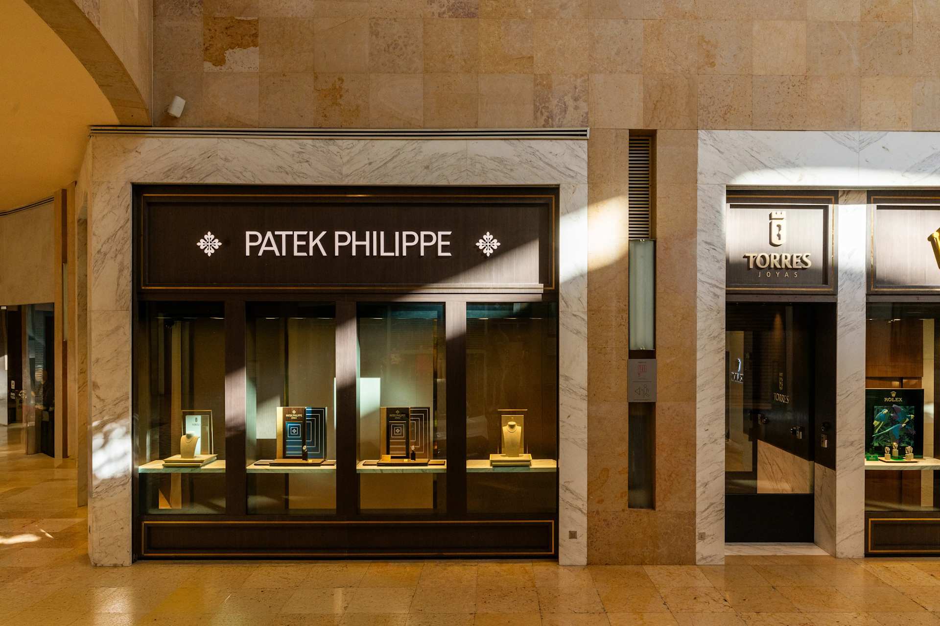 Official Patek Philippe Retailer - Puebla City - Torres Joyas | Patek ...